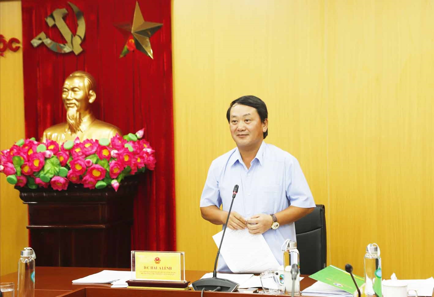 Bộ trưởng, Chủ nhiệm UBDT Hầu A Lềnh chủ trì giao ban công tác tháng 8 ...